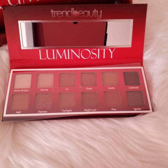 Luminosity | Makeup | New Eyeshadow Pallet | Poshmark